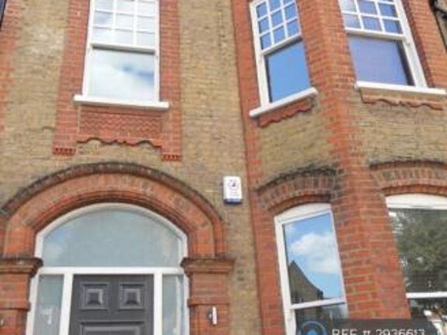 2 bedroom flat for rent in Trent Road, London, SW2