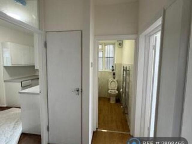 2 bedroom flat for rent in Trinity Court, London, N22