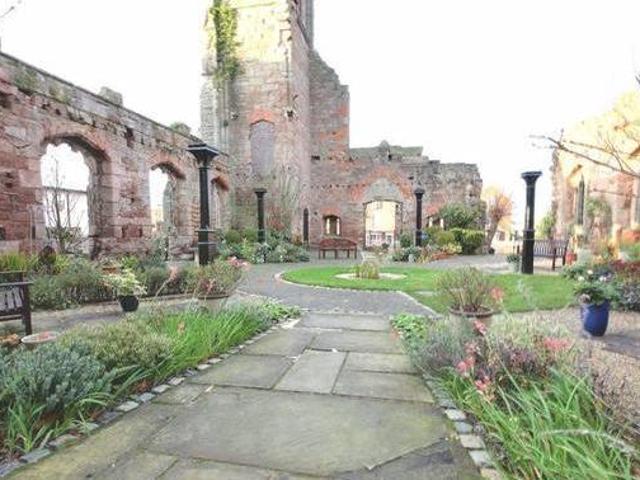 2 bedroom flat for rent in Trinity Gardens Frodsham WA6
