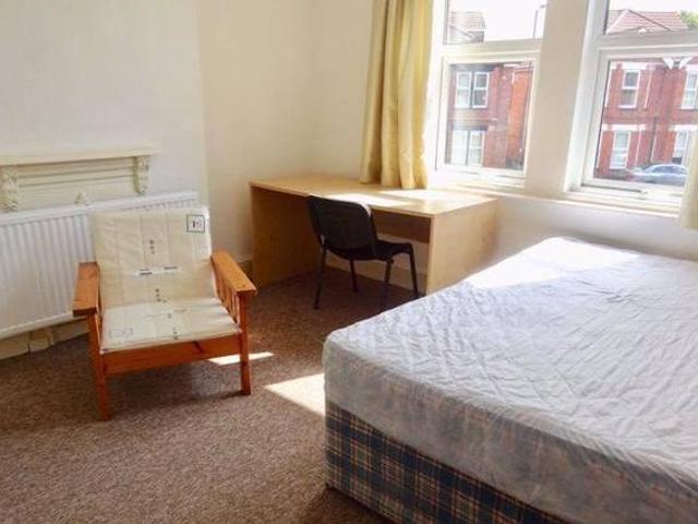 2 bedroom flat for rent in Two Double Bedroom Charminster BH3