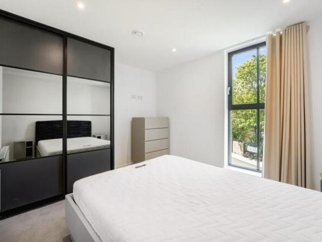2 bedroom flat for rent in Twickenham Gateway, Bradshaw Close, Twickenham, TW1