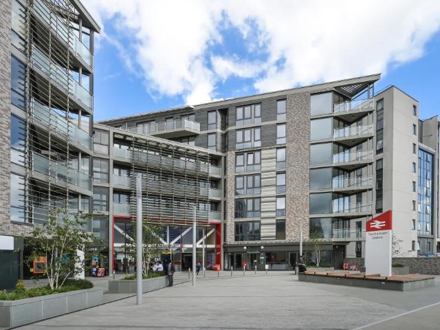 2 bedroom flat for rent in Twickenham Gateway, London Road, London, TW1