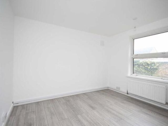 2 bedroom flat for rent in Twickenham Road, Isleworth, TW7