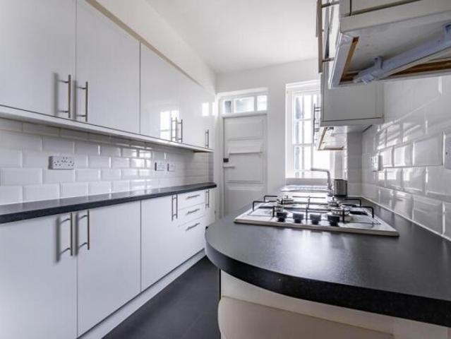 2 bedroom flat for rent in Turks Row London SW3