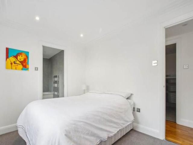 2 bedroom flat for rent in Turner House Exchange Court London, WC2R