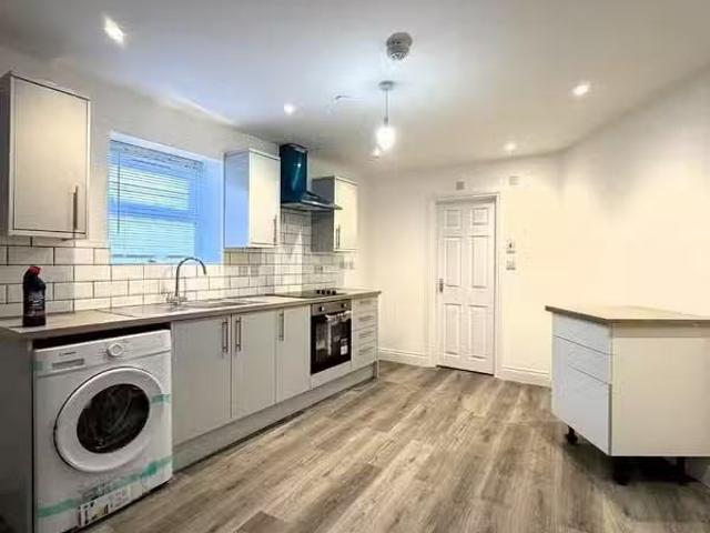 2 bedroom flat for rent in Ty Cefn Road, Cardiff City, CF5