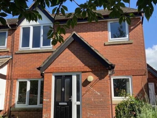 2 bedroom flat for rent in Tynedale Close Macclesfield Cheshire SK11