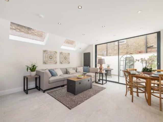 2 bedroom flat for rent in Tynemouth Street, Fulham, London, SW6