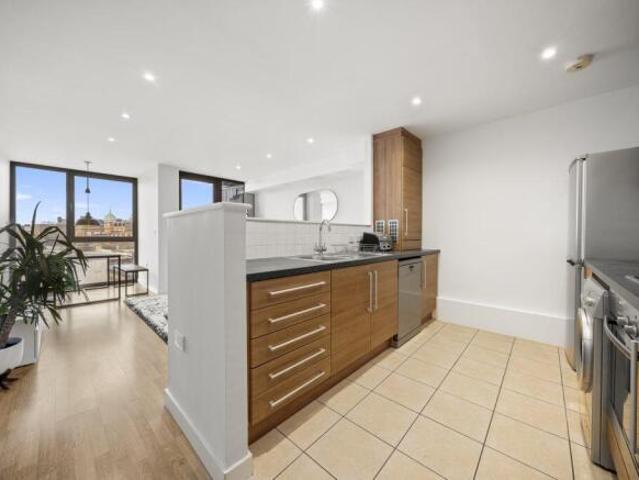 2 bedroom flat for rent in Umberston Street, Whitechapel E1