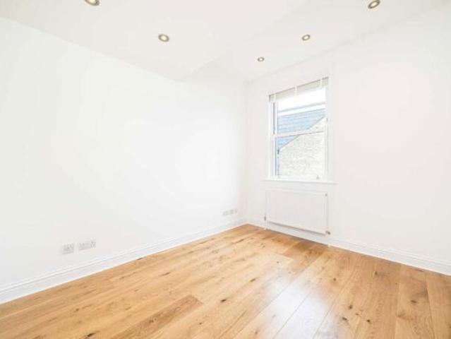 2 bedroom flat for rent in Underhill Road, East Dulwich, SE22