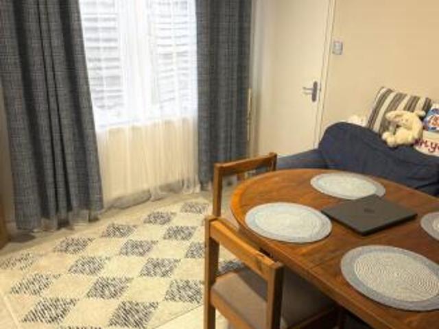 2 bedroom flat for rent in University Road, London, SW19