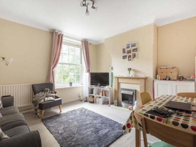 2 bedroom flat for rent in Union Grove, Clapham, London, SW8