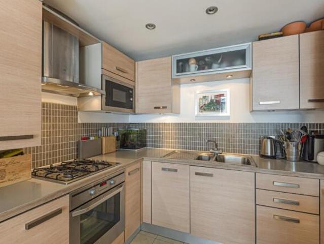 2 bedroom flat for rent in Union Road, London, SW4