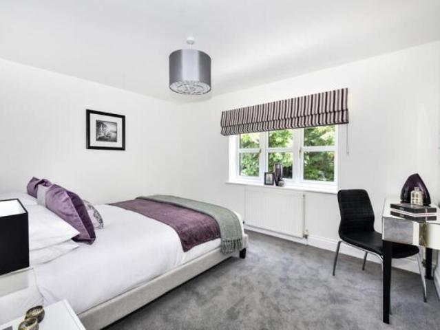 2 bedroom flat for rent in Upper Elmers End Road Beckenham BR3