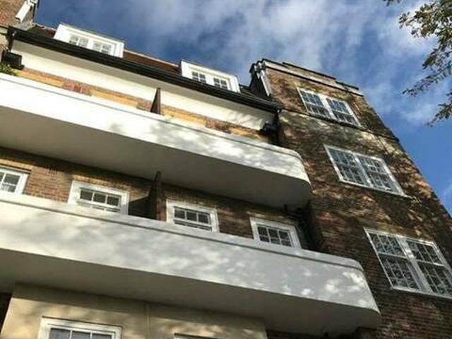 2 bedroom flat for rent in Upper Richmond Rd London SW15