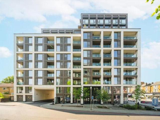 2 bedroom flat for rent in Upper Richmond Road, Putney, SW15