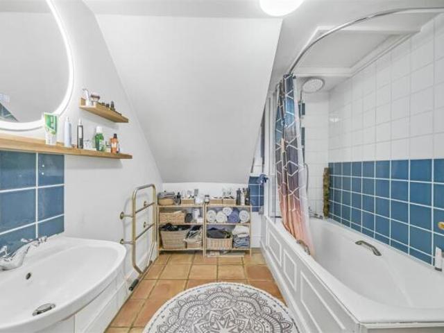 2 bedroom flat for rent in Upper Richmond Road West, East Sheen, SW14