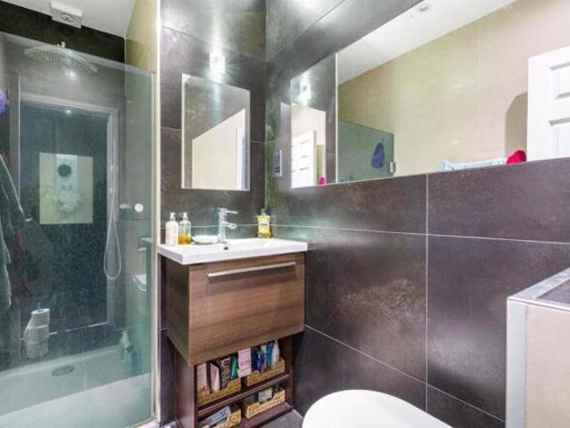 2 bedroom flat for rent in Upper Richmond Road West, East Sheen, SW14