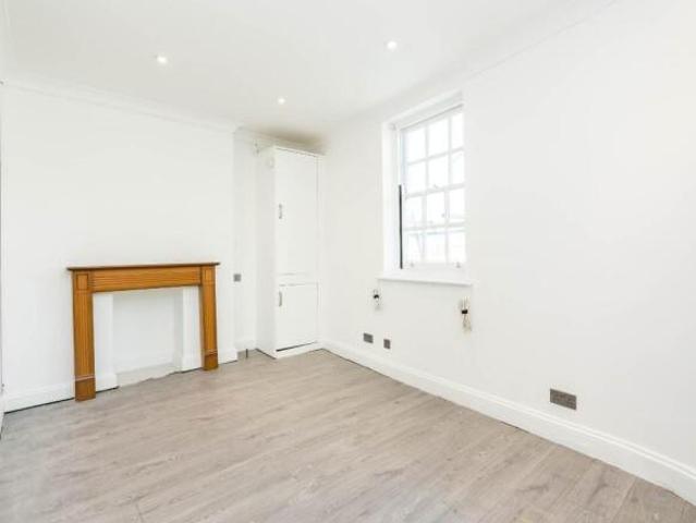 2 bedroom flat for rent in Upper Street, London, N1