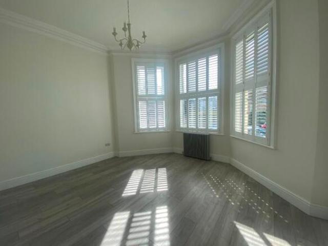 2 bedroom flat for rent in Upperton Gardens, Eastbourne, East Sussex, BN21