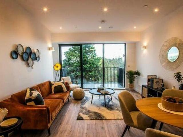 2 Bedroom Flat For Rent In Uxbridge, Greater London
