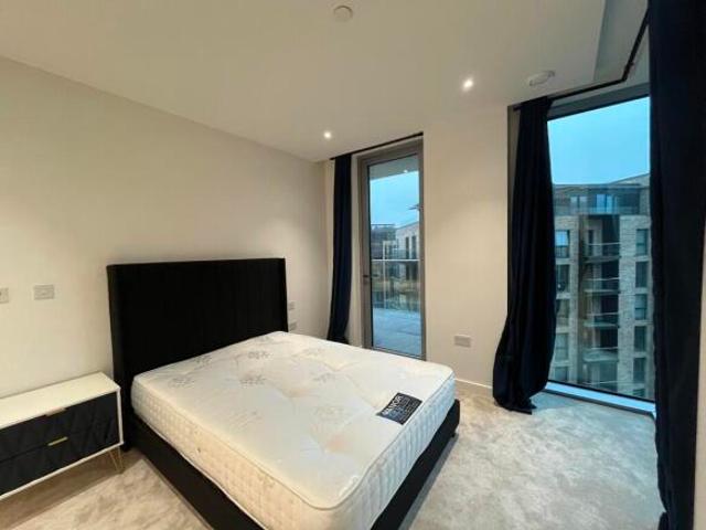 2 bedroom flat for rent in Valencia Tower, Place, London, EC1V