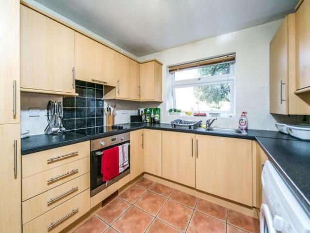 2 bedroom flat for rent in Valerie Court, Bath Road, Reading, RG1