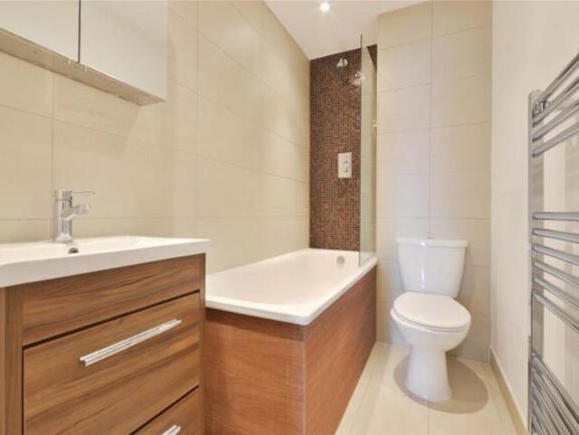 2 bedroom flat for rent in Vallance Road, Whitechapel, E1