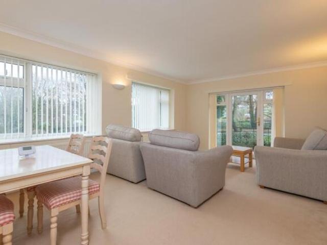 2 bedroom flat for rent in Valley Court, Allerton Grange Vale, Moortown, Leeds, LS17