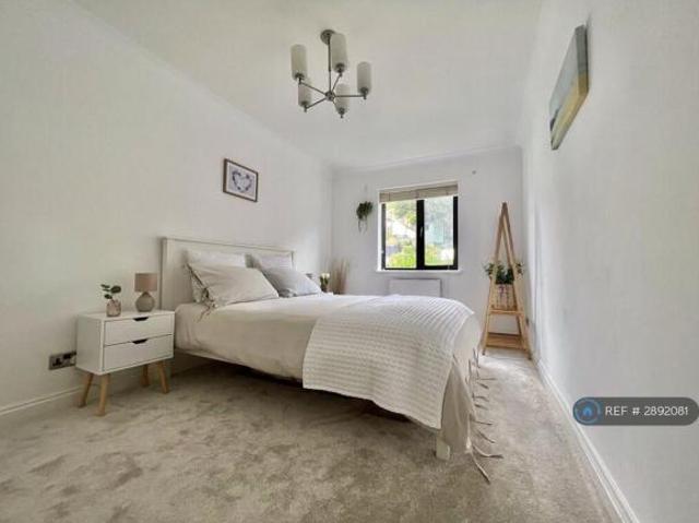 2 bedroom flat for rent in Varne Lodge, Sandgate, Folkestone, CT20