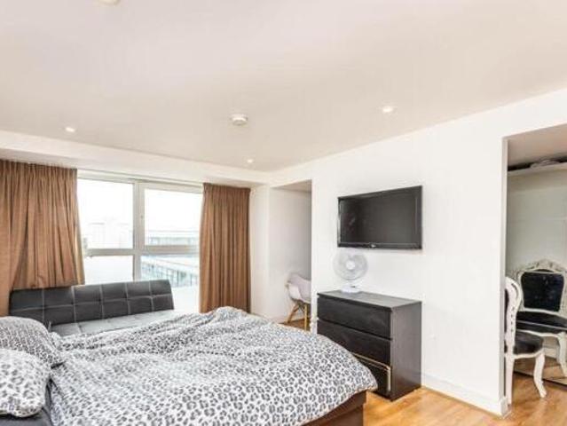 2 Bedroom Flat For Rent In Vauxhall, London