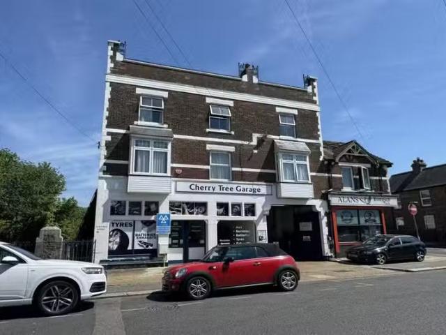 2 bedroom flat for rent in Ventnor House, Dover, CT16