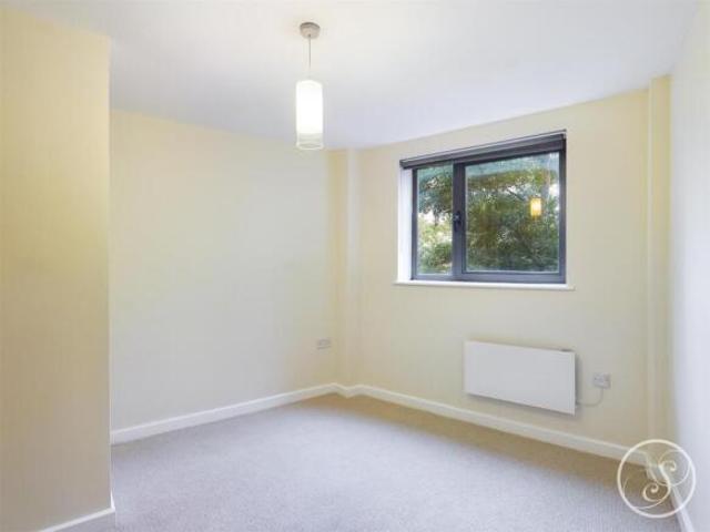 2 bedroom flat for rent in Velocity North, City Walk, Leeds, LS11