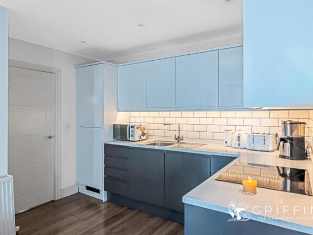 2 bedroom flat for rent in Verve Apartments, Mercury Gardens, Romford, RM1