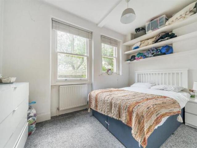 2 bedroom flat for rent in Vera Road, Fulham, SW6