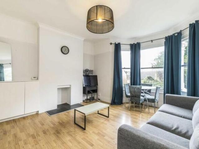 2 bedroom flat for rent in Verdant Lane, Catford, SE6