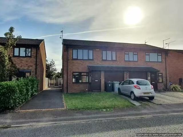 2 bedroom flat for rent in Verdin Court, CW1