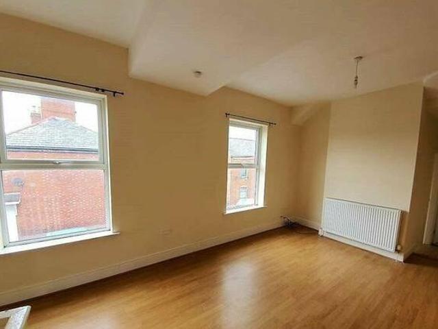 2 bedroom flat for rent in Vernon St CW1