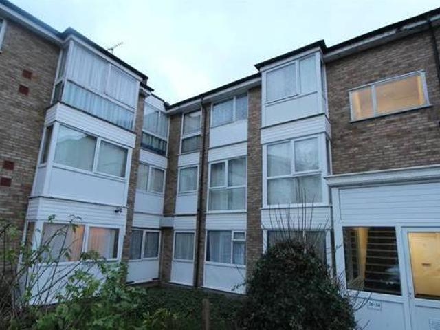 2 bedroom flat for rent in Vincent Road Luton LU4