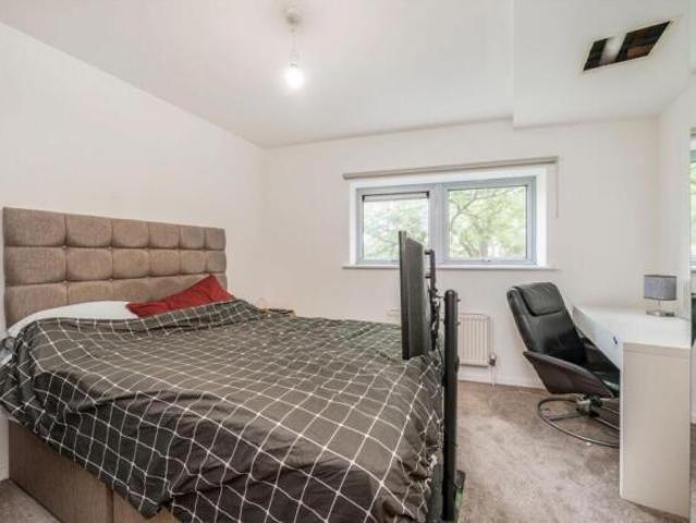 2 bedroom flat for rent in Violet Road, Canary Wharf, E3