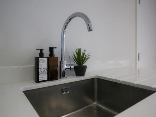 2 bedroom flat for rent in Violet Road, London E3