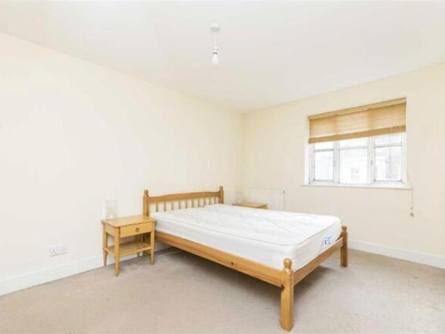 2 bedroom flat for rent in Victory Place, Limehouse, E14