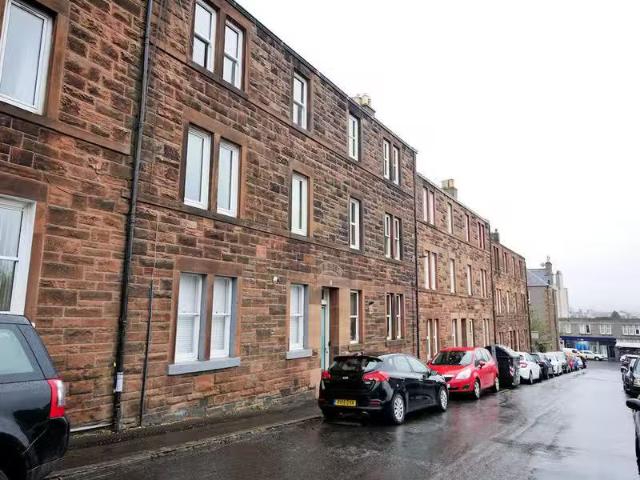 2 bedroom flat for rent in Victor Park Terrace, Corstorphine.