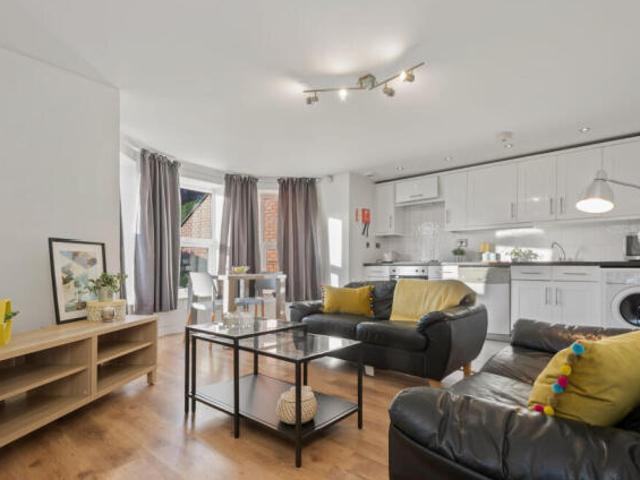 2 bedroom flat for rent in VICTORIA TERRACE, Leeds, LS3