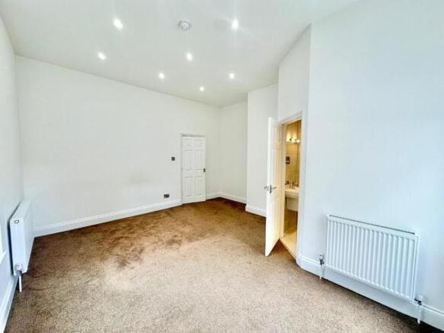 2 bedroom flat for rent in Victoria Avenue, Harrogate, North Yorkshire, HG1