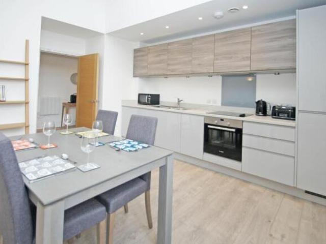 2 bedroom flat for rent in Victoria Gardens, Hyde Park, Leeds, LS6
