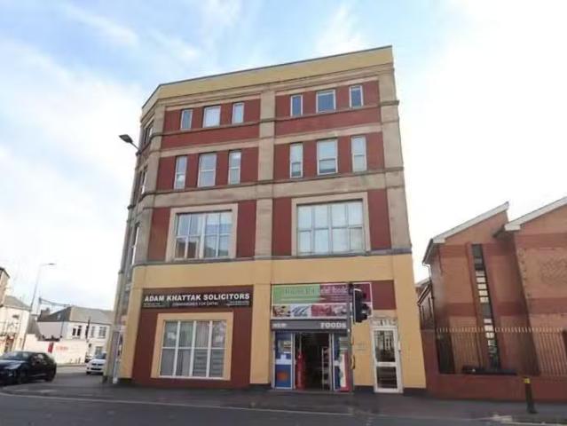 2 bedroom flat for rent in Victoria House, Riverside, CF11
