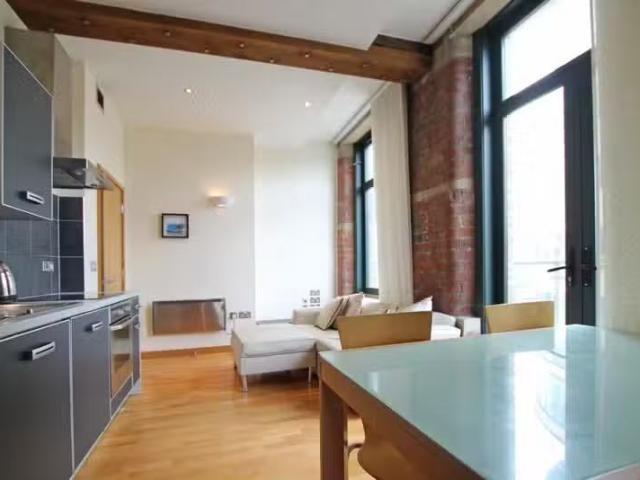 2 bedroom flat for rent in Victoria Mills, Salts Mill Road, Sh.