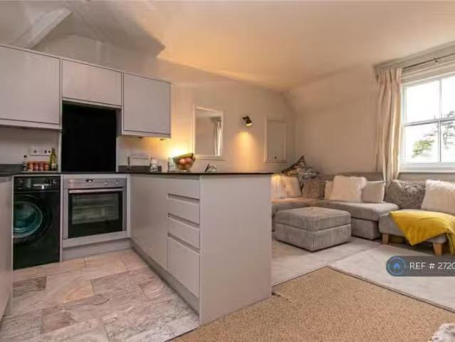 2 bedroom flat for rent in Victoria Road, Colchester, CO3