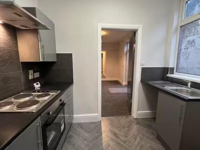 2 bedroom flat for rent in Victoria Road, DL1
